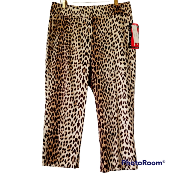 Larry Levine | Pants & Jumpsuits | Larry Levine Animal Print Cropped ...